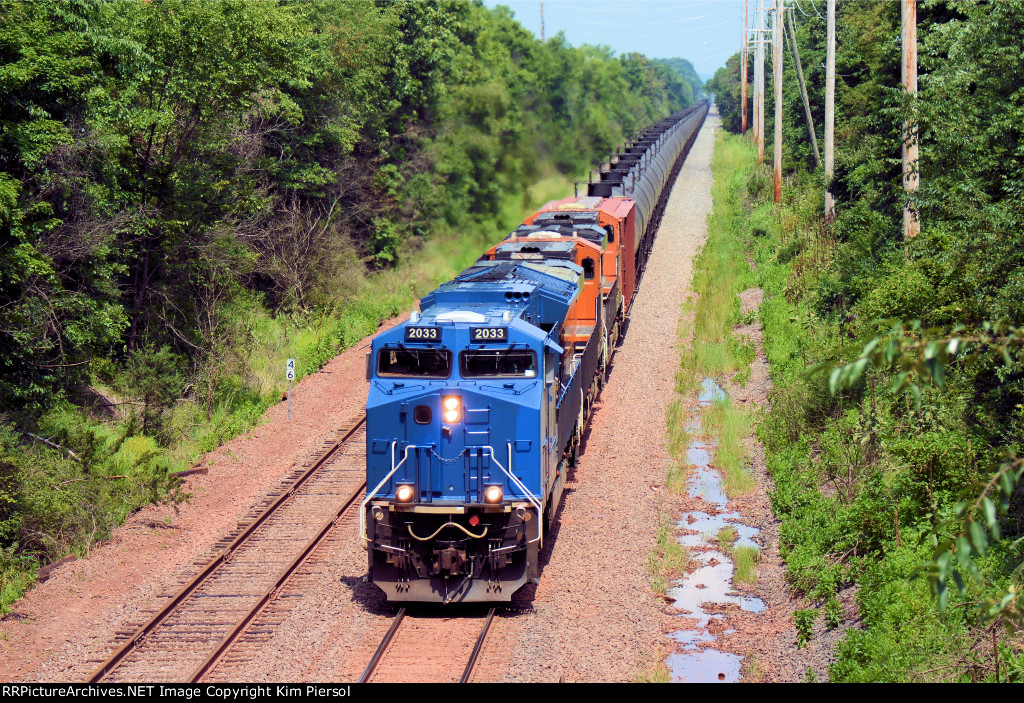 GECX 2033 CSX Train K144 Crude Oil Loads